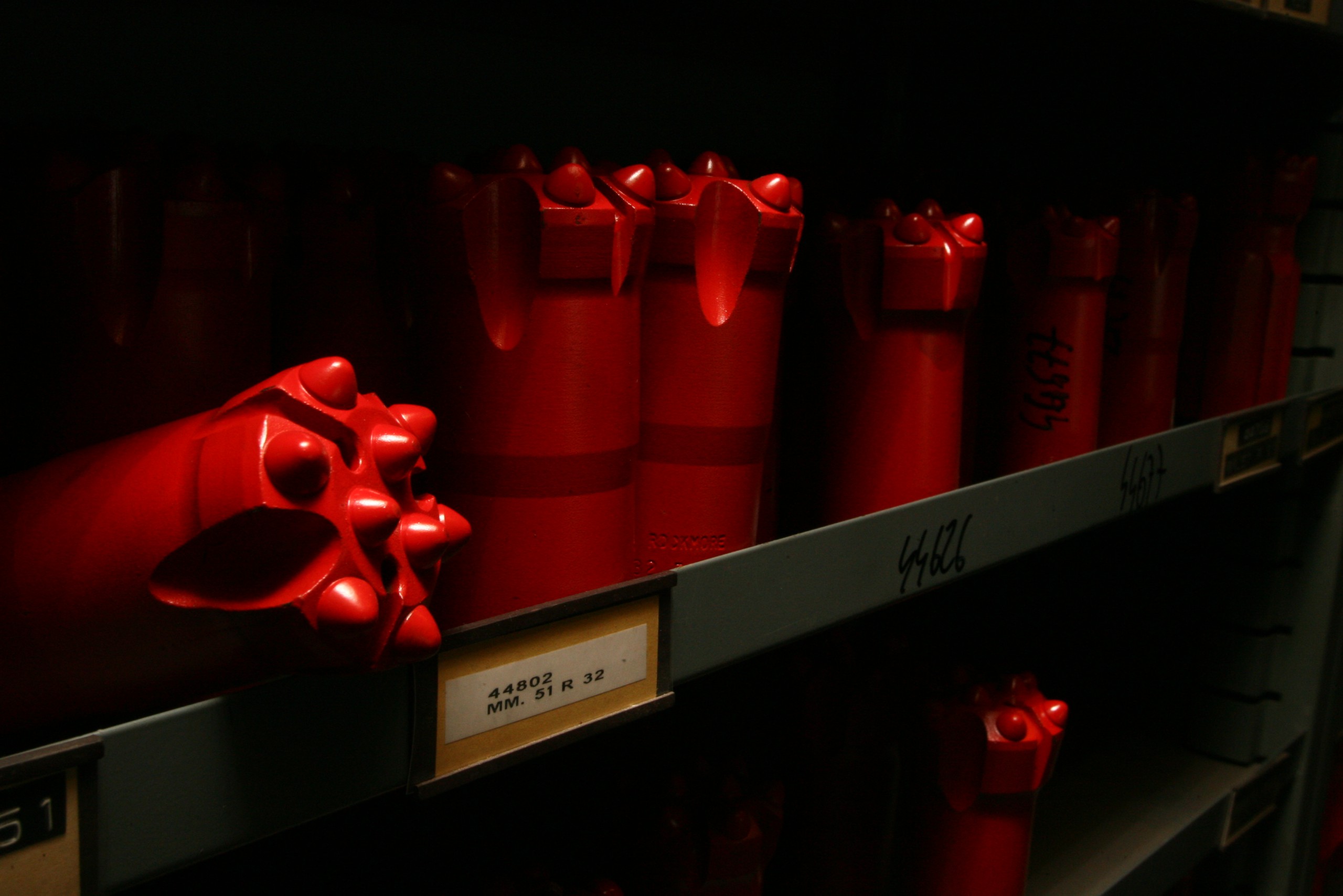 Drilling equipment - Uri