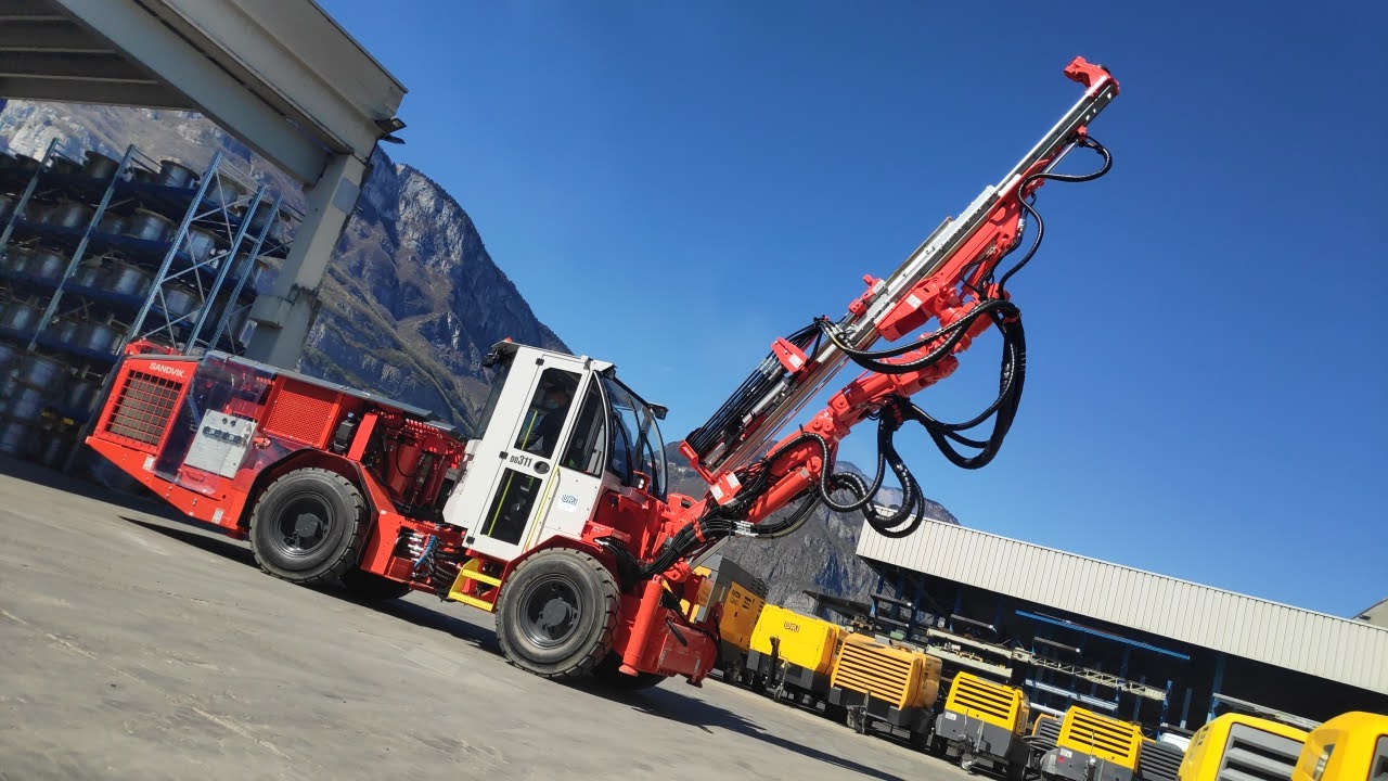 Sandvik DD311D drill rig - Uri