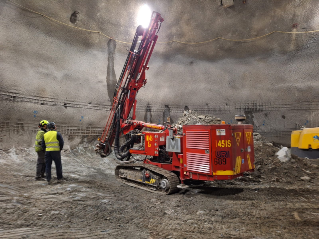 Self-drilling bars drilling rigs - Uri